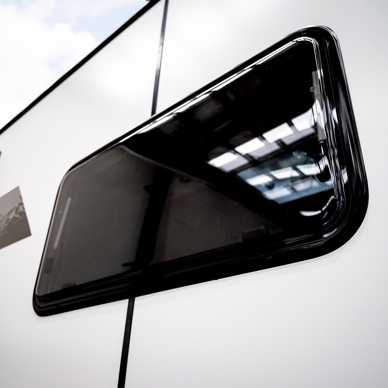 Caravan & RV Windows | Aussie Traveller