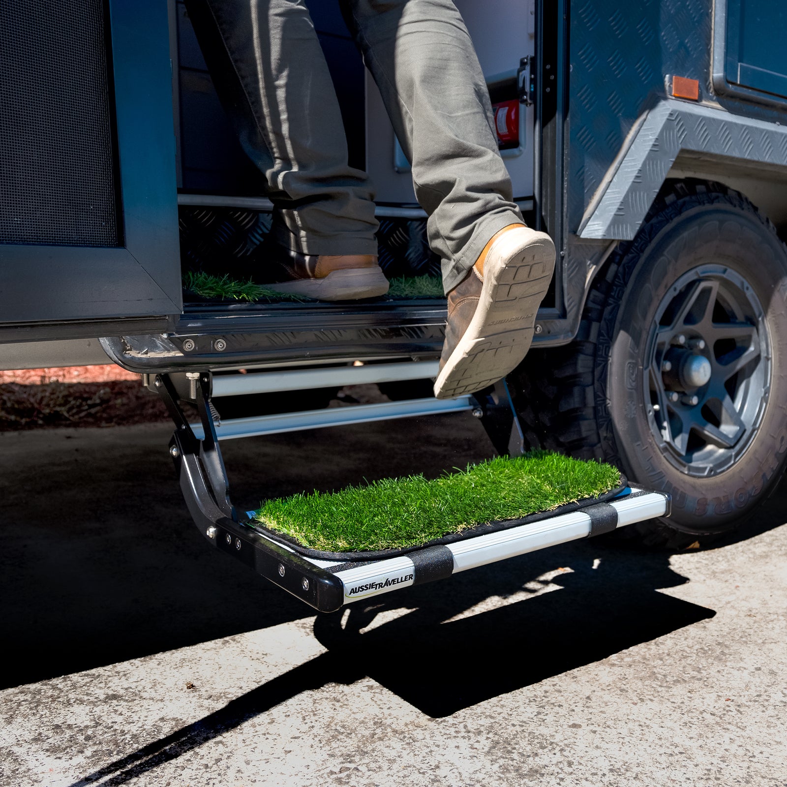 Manual Single Drop Down Step – Aussie Traveller