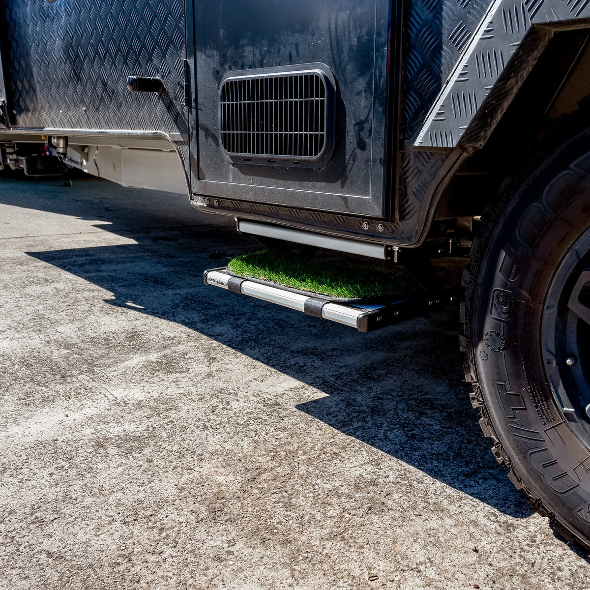 Manual Single Drop Down Step – Aussie Traveller