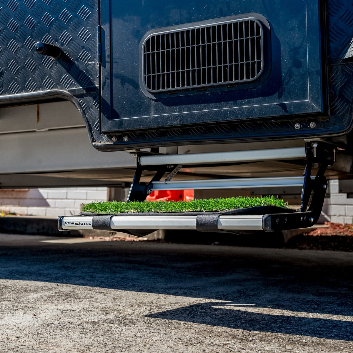 Manual Single Drop Down Step – Aussie Traveller