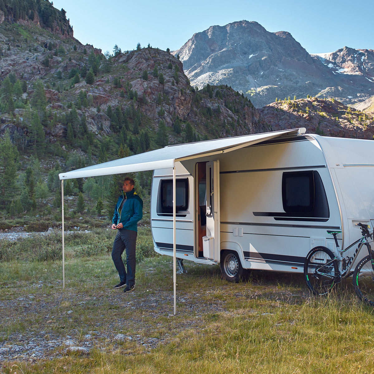 Thule 6300 Awning | Aussie Traveller